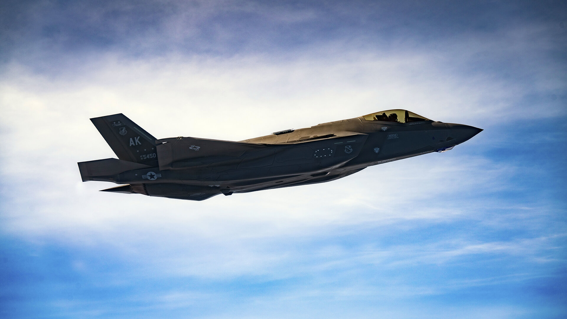 Sei banche italiane finanziano i caccia F-35